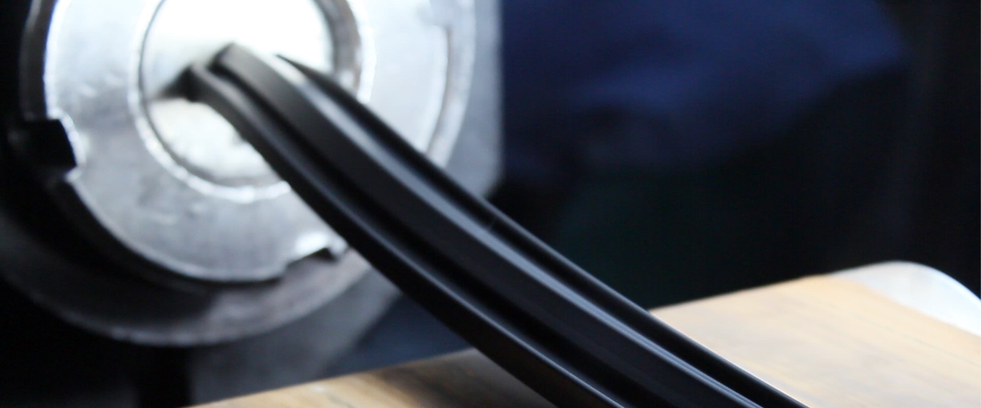 Sponge Rubber vs Solid Rubber: Differences, Benefits and Uses