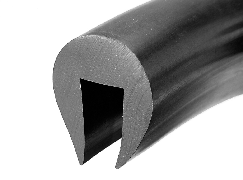 RFU101 | Black EPDM Rubber U Fender | 33mm x 40mm x 12mm Gap